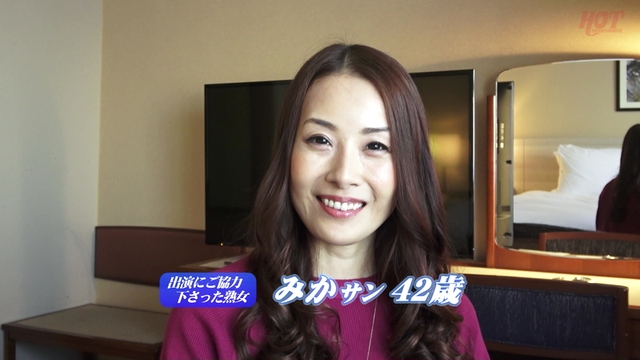 わりと綺麗なおばさんナンパ「わたしオバサンだけどいいの?」恥じらうカラダを集中愛撫!ハメ撮りzanmai Tsutaya ツタヤ R18のエロ動画