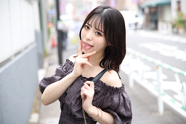 即ヤリ専門!入室5秒で唾液たっぷりのベロちゅうで悩める絶倫m男君をビンビンにさせる小悪魔ギャル 天馬ゆい 20歳 Tsutaya