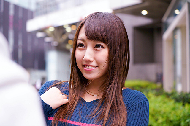シロウトさんに素股のお願い!素股だけ!!ね?入れないから!と擦り付けた結果。感じてきたところに一撃!ズボッと入れちゃいました!!8時間24名